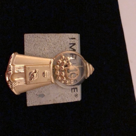 Ajc | Accessories | Impulse Faux Gold Bubble Gum Machine Pin | Poshmark